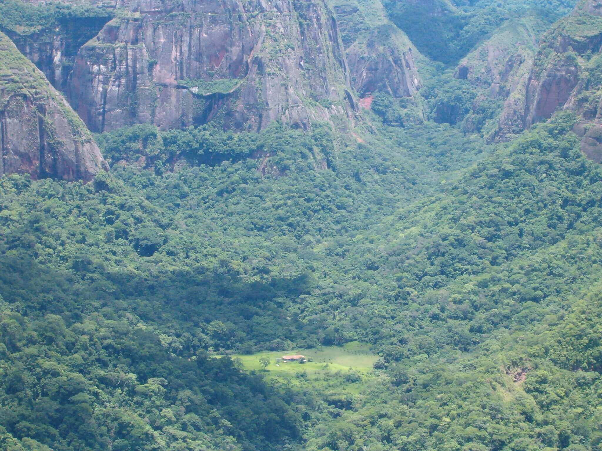 Refugio Los Volcanes Amboro National Park - Ruta Verde Tours